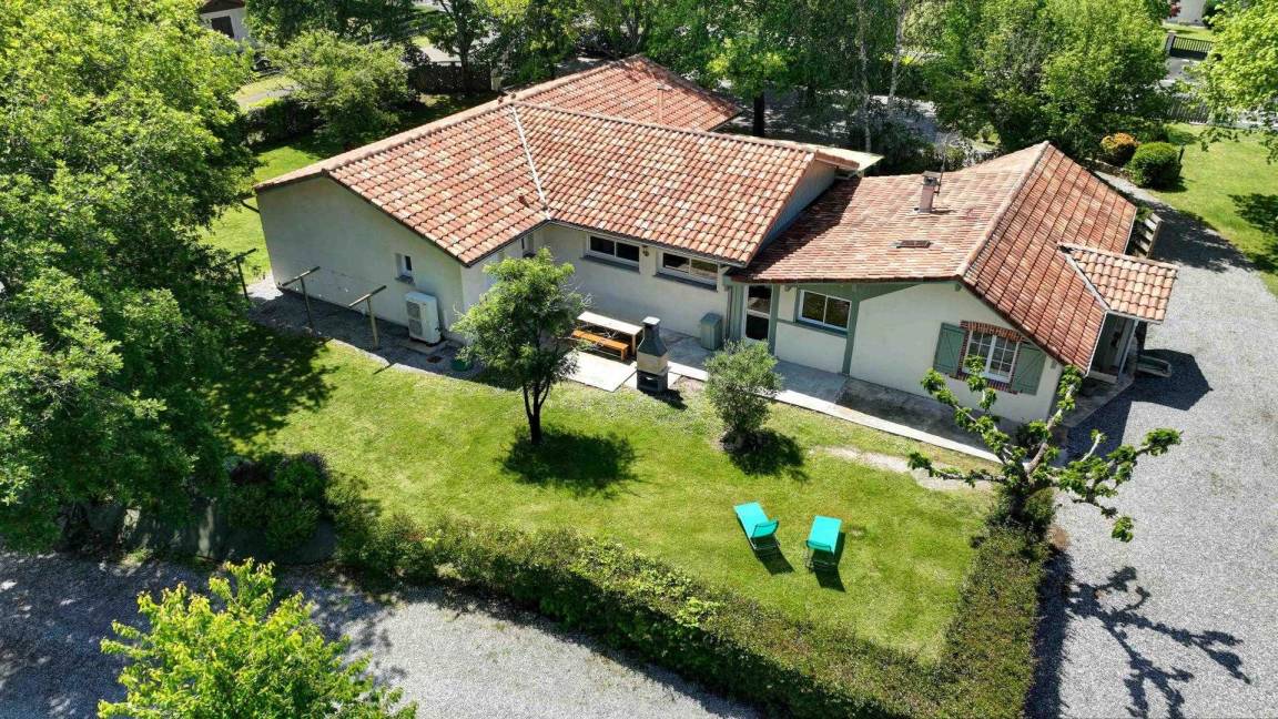 220 M² Gîte ∙ 6 Chambres ∙ 15 Personnes - Linxe