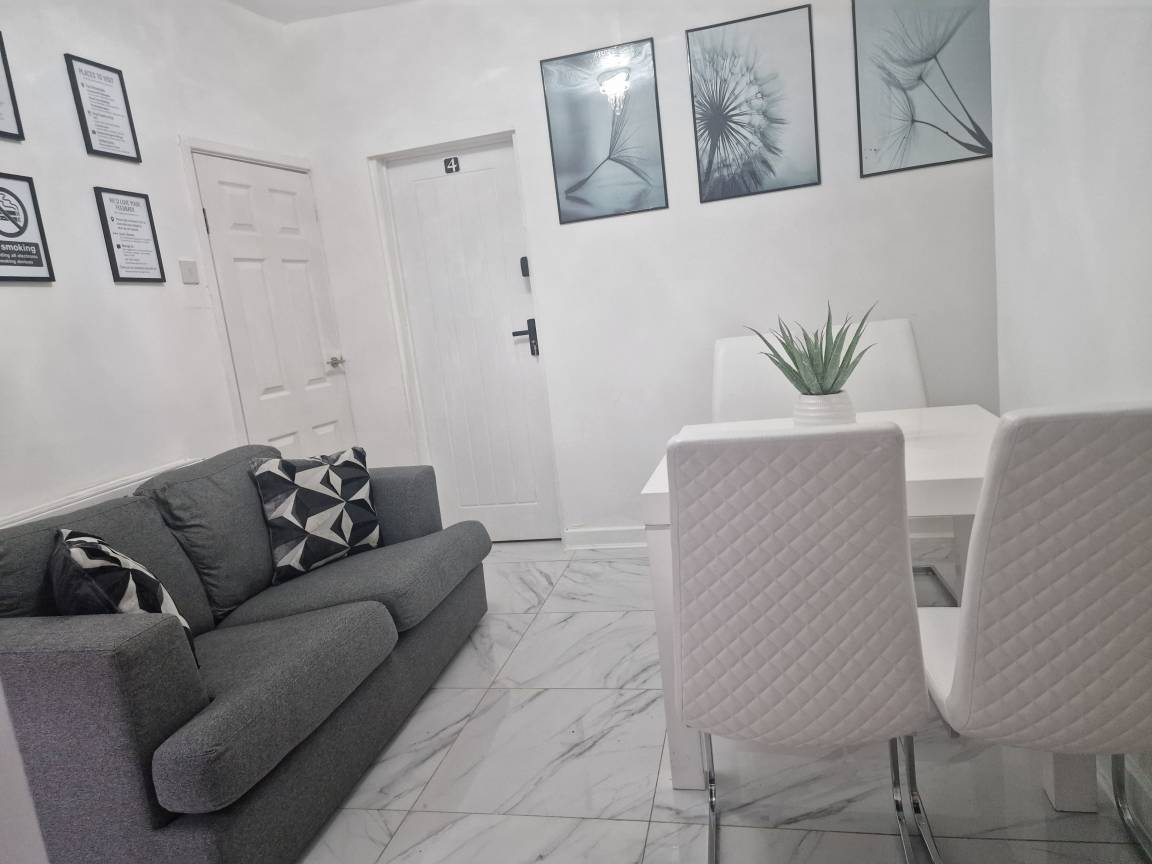 165 M² House ∙ 4 Bedrooms ∙ 8 Guests - Birkenhead