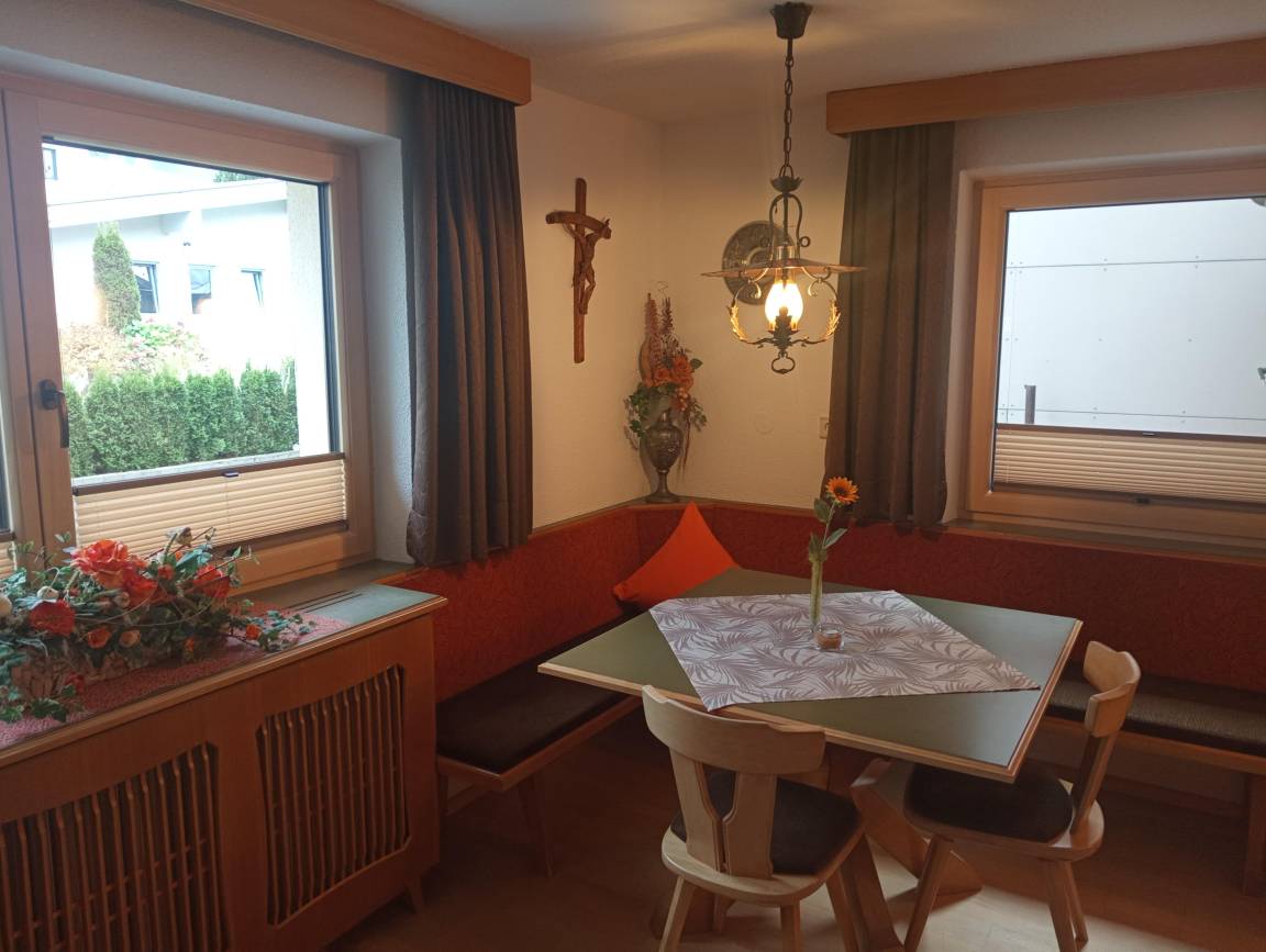120 M² Ferienwohnung ∙ 4 Schlafzimmer ∙ 8 Gäste - Schwaz