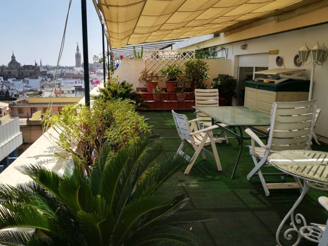 76 M² Apartamento ∙ 2 Habitaciones ∙ 4 Huéspedes - Tomares