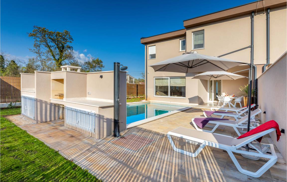 150 M² Maisonette-wohnung ∙ 4 Schlafzimmer ∙ 8 Gäste - Rakalj