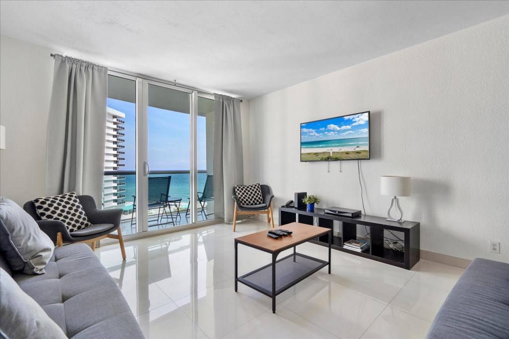 127 M² Condo ∙ 2 Bedrooms ∙ 6 Guests - Hollywood, FL