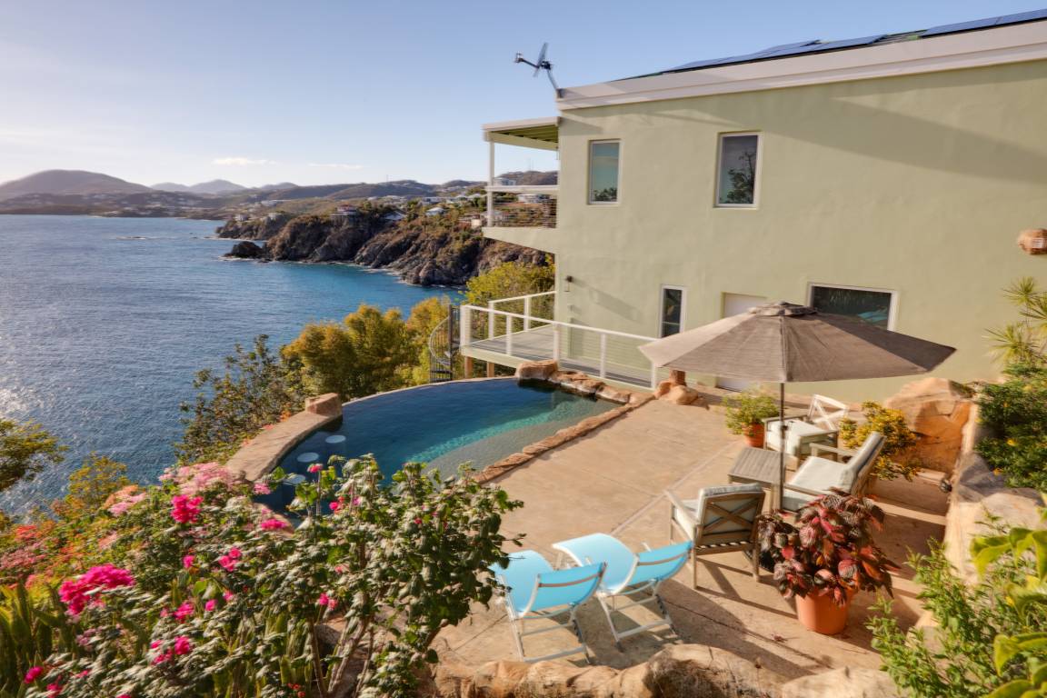 92 M² Villa ∙ 2 Bedrooms ∙ 4 Guests - Saint Thomas