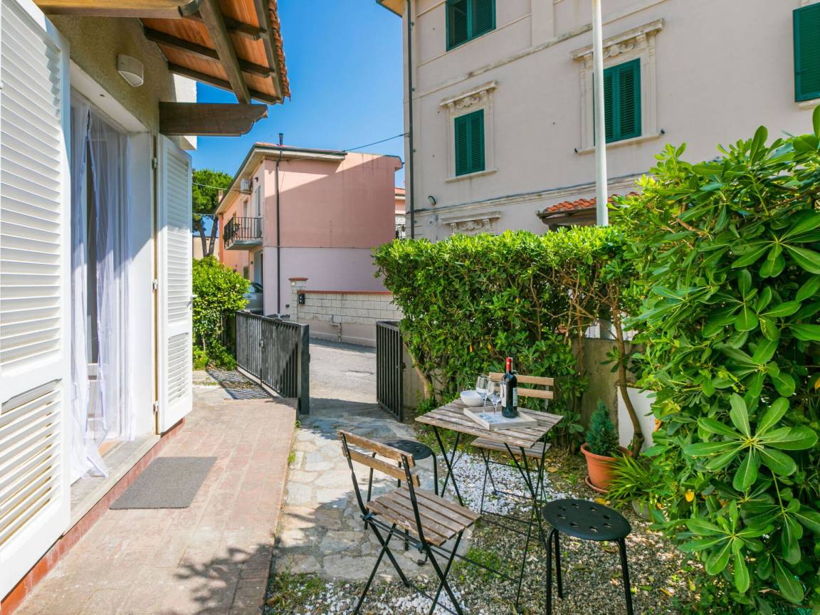 55 M² Apartment ∙ 2 Bedrooms ∙ 4 Guests - Cecina