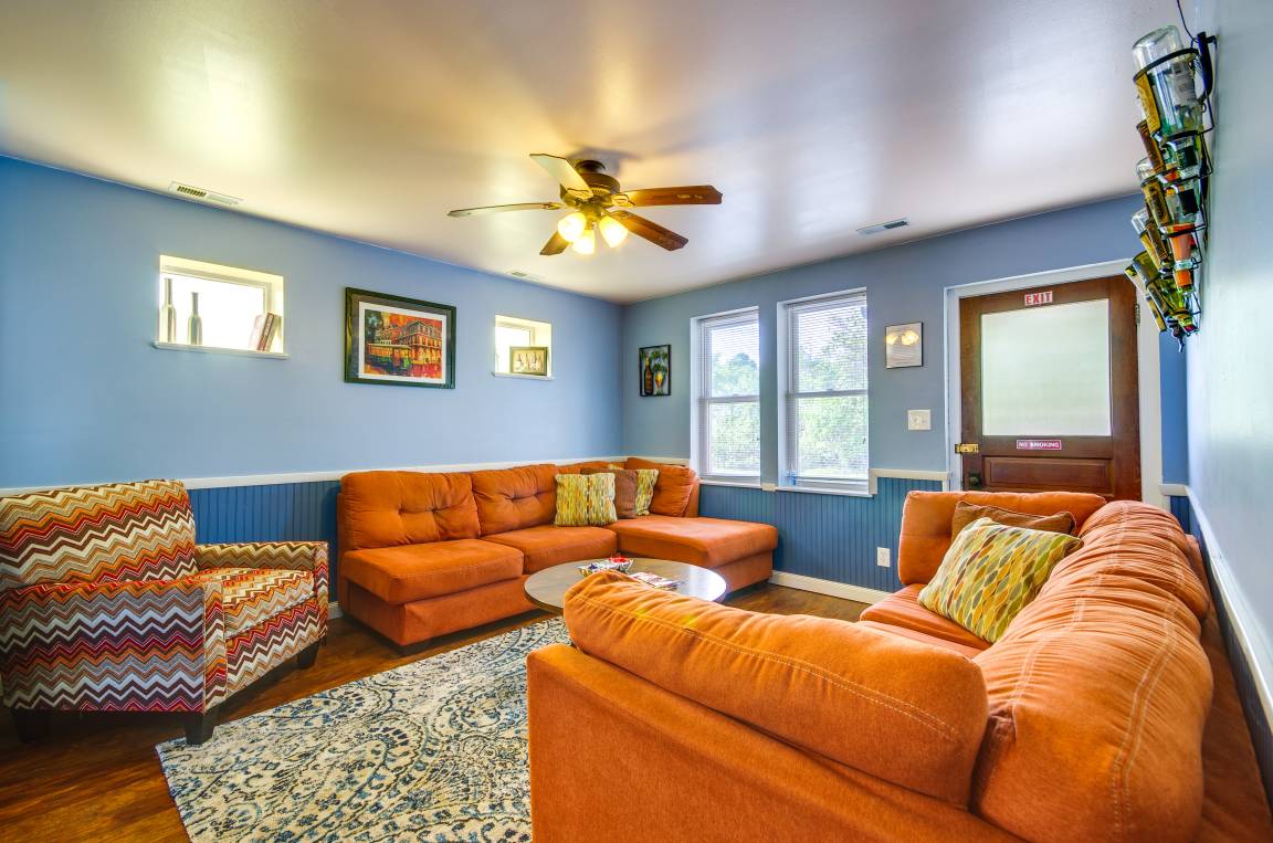 99 M² House ∙ 3 Bedrooms ∙ 10 Guests - Hermann, MO