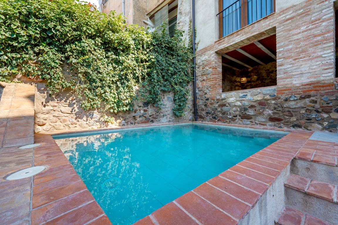 499 M² Maison De Vacances ∙ 5 Chambres ∙ 15 Personnes - Siurana