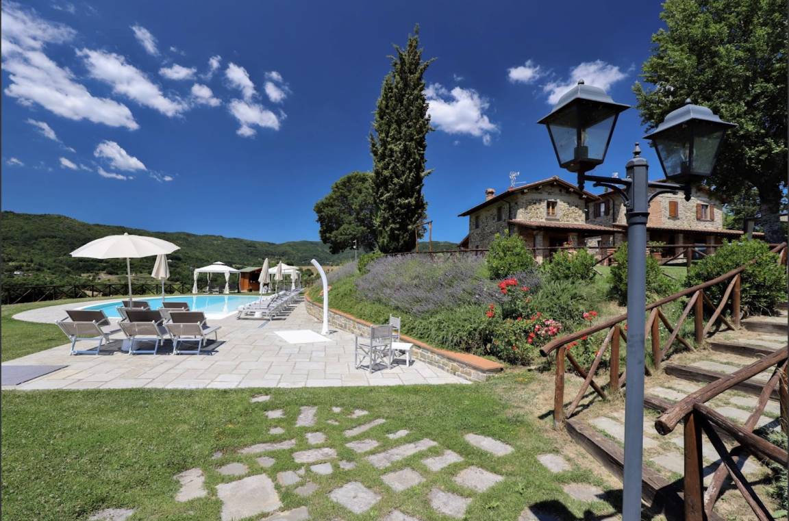 Casa Vacanza ∙ 8 Camere Da Letto ∙ 15 Ospiti - Poppi