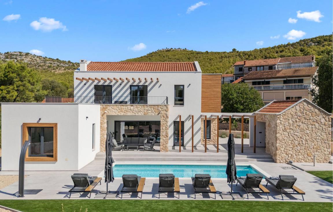 160 M² Ferienhaus ∙ 3 Schlafzimmer ∙ 8 Gäste - Šibenik
