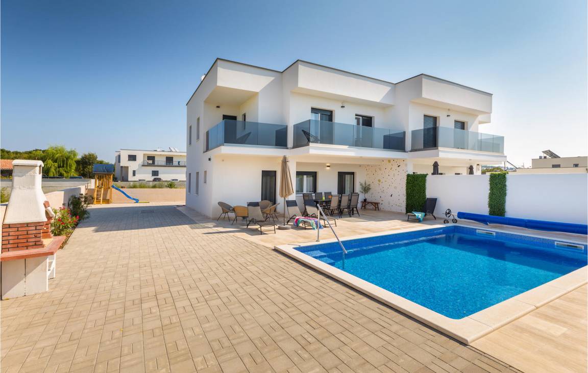 130 M² Maisonette ∙ 3 Bedrooms ∙ 7 Guests - Pula
