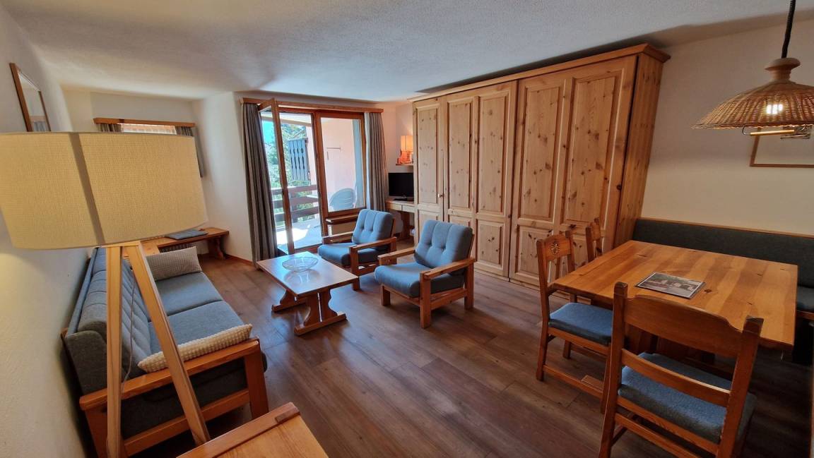 74 M² Ferienwohnung ∙ 1 Schlafzimmer ∙ 4 Gäste - Celerina/Schlarigna