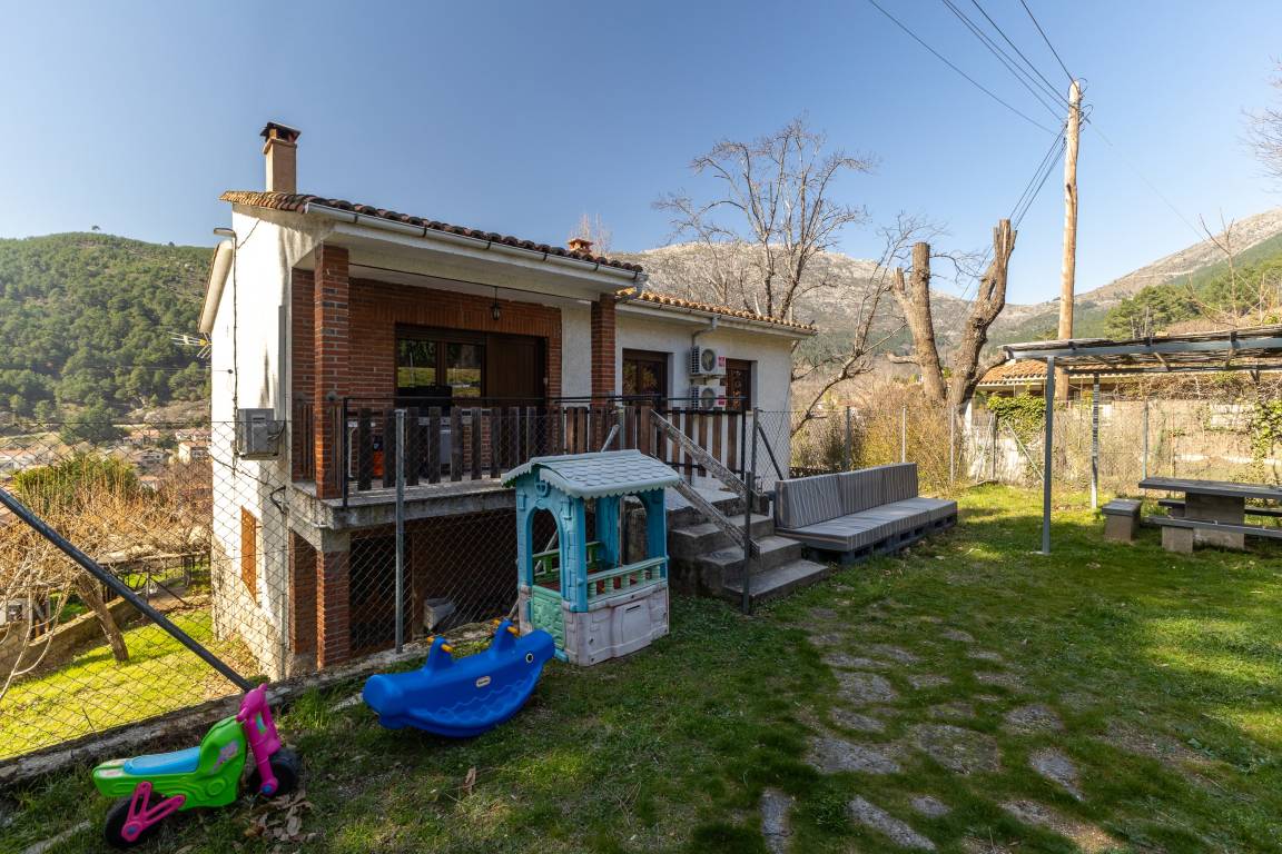 100 M² House ∙ 4 Bedrooms ∙ 6 Guests - Arenas de San Pedro