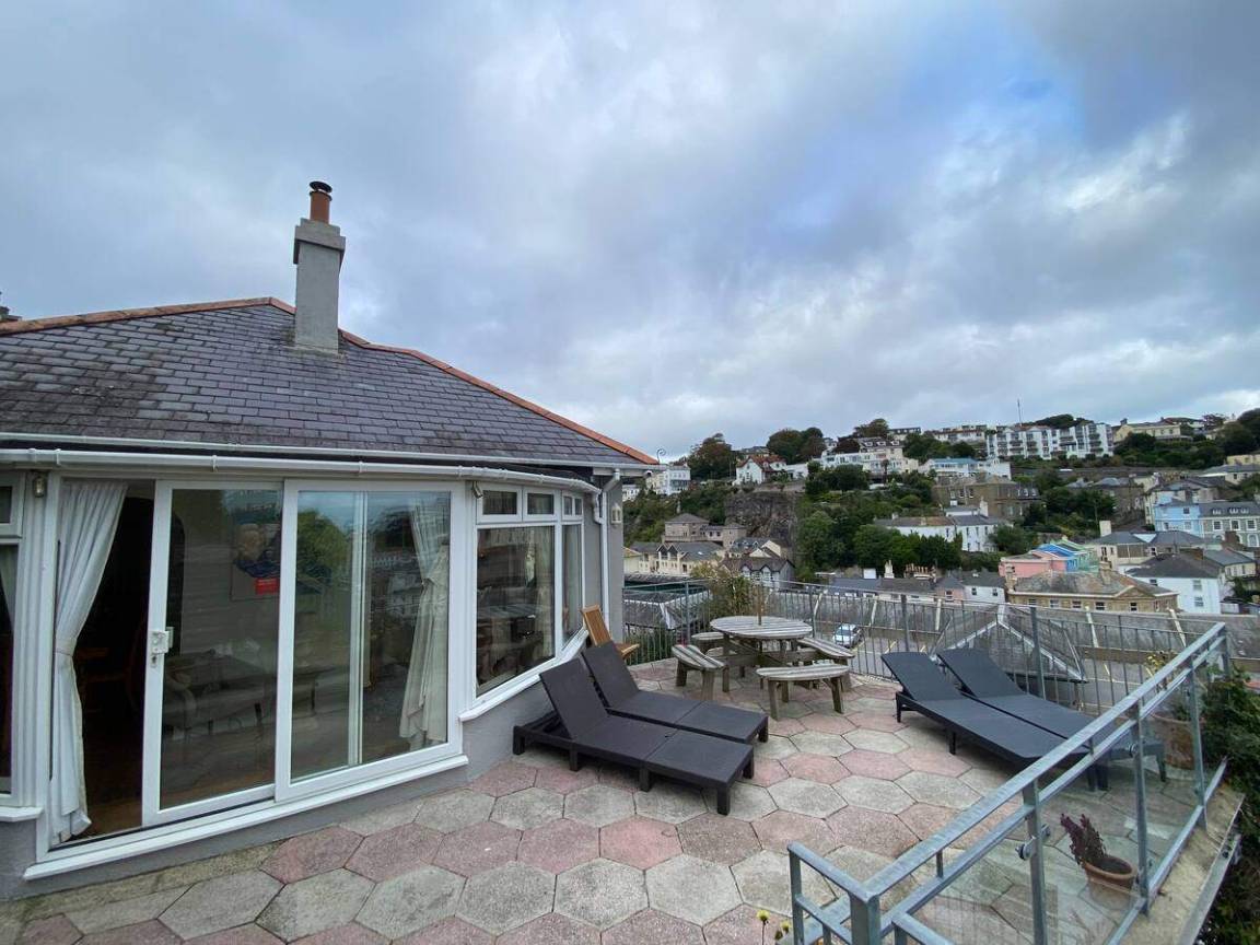 180 M² House ∙ 4 Bedrooms ∙ 8 Guests - Torquay