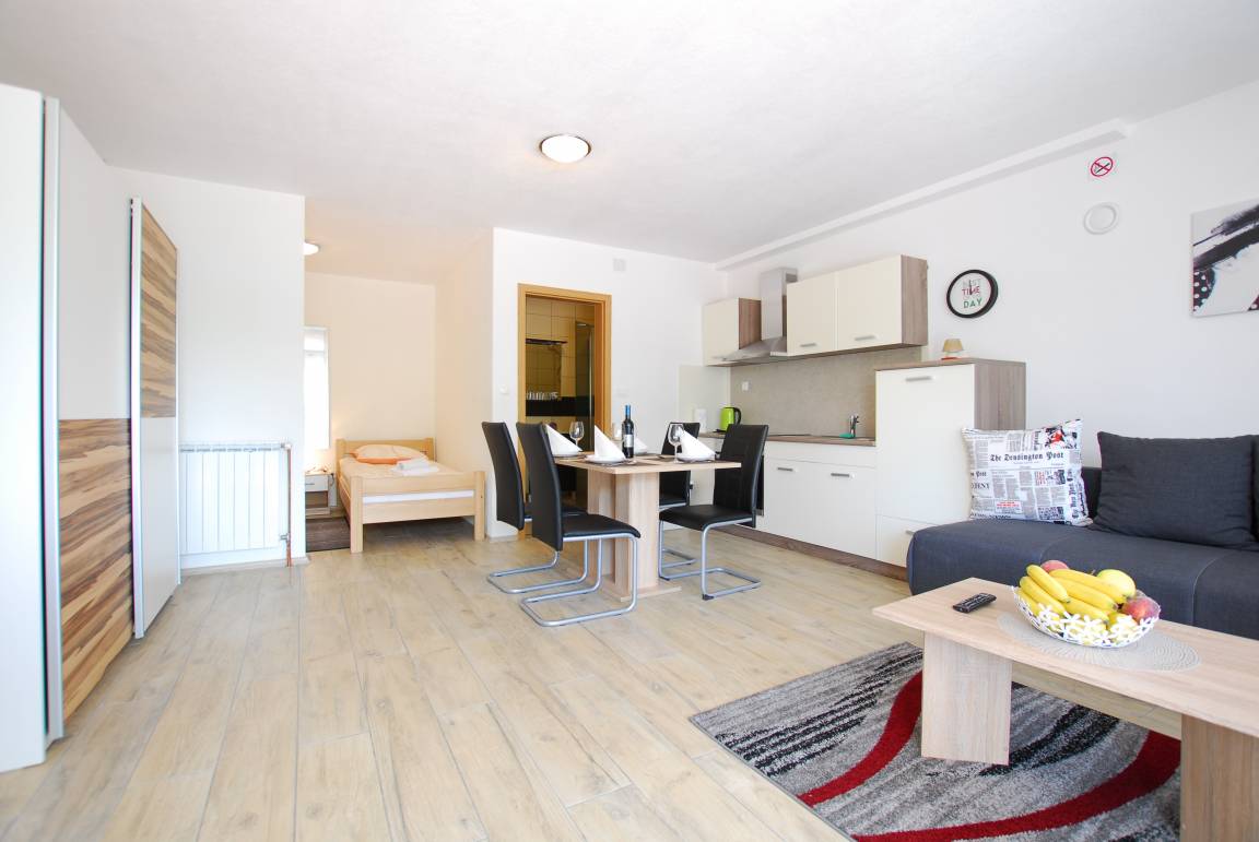 32 M² Studio ∙ 1 Chambre ∙ 4 Personnes - Rijeka
