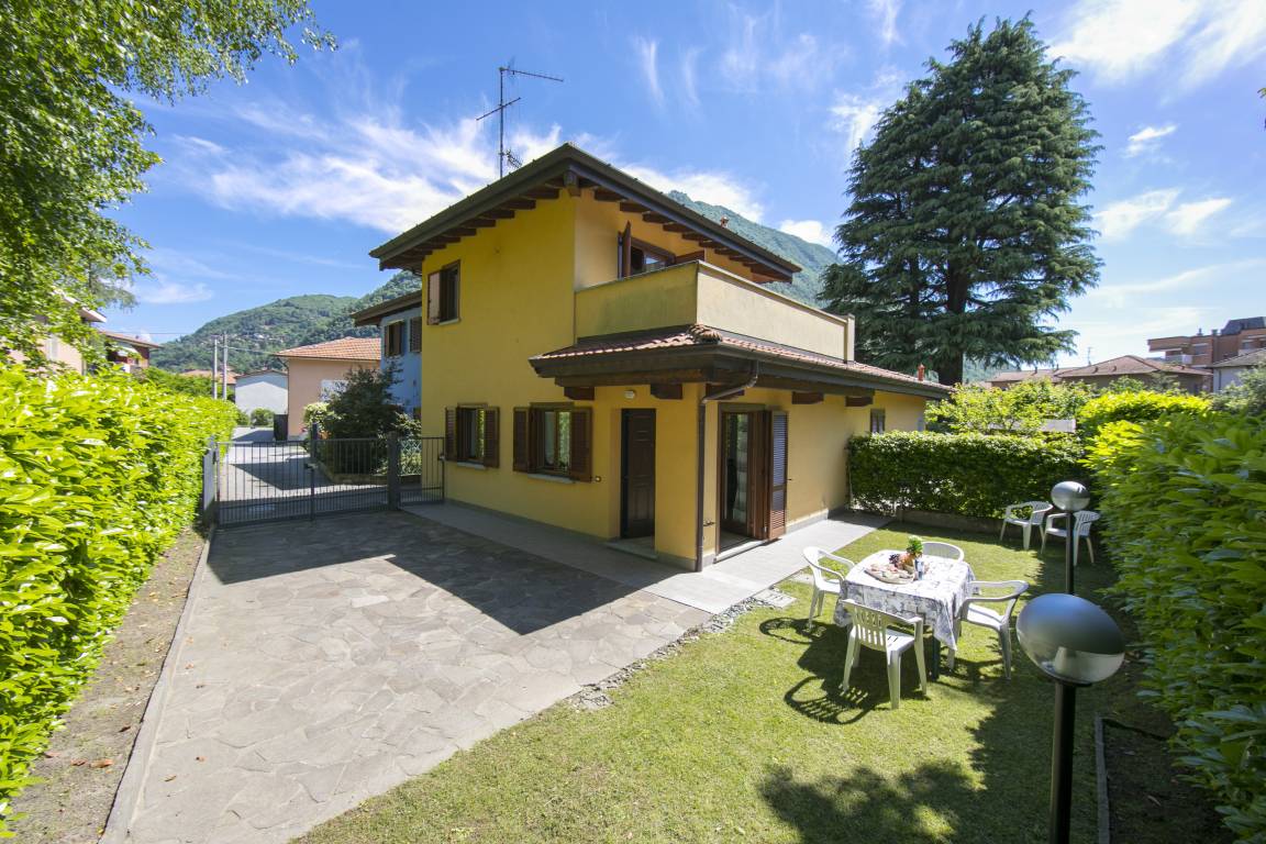 90 M² Ferienhaus ∙ 2 Schlafzimmer ∙ 5 Gäste - Verbania