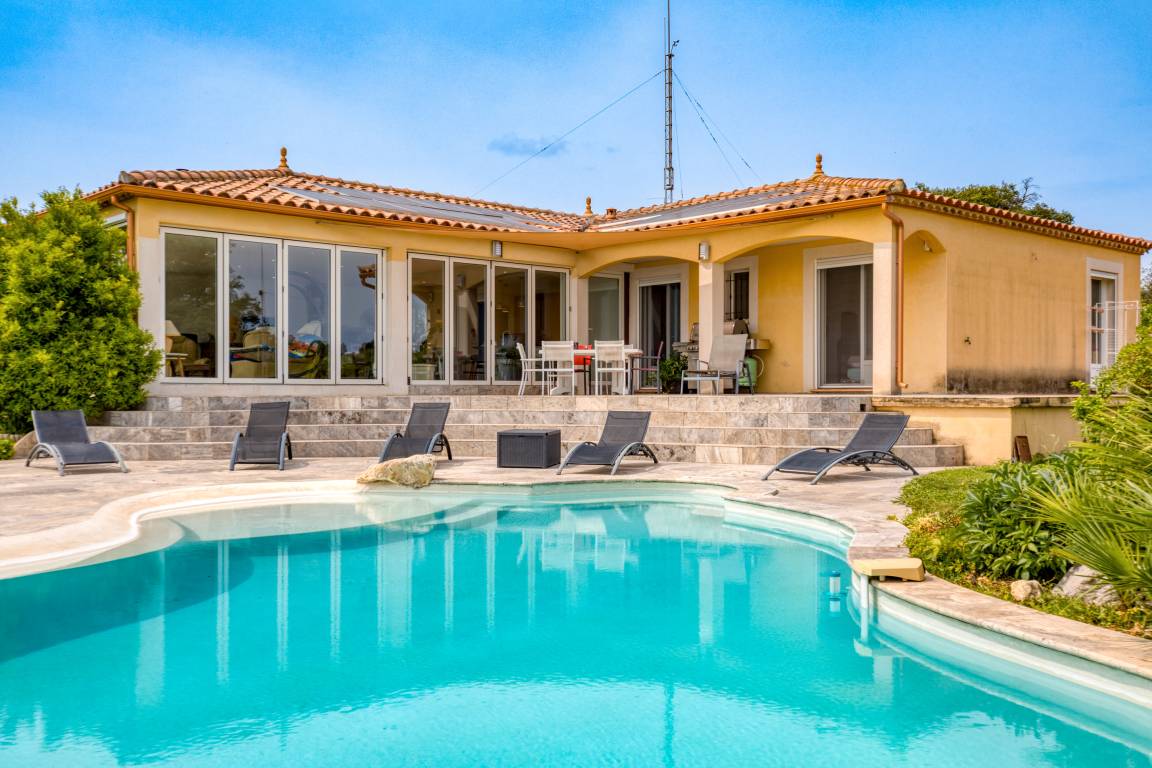 175 M² Casa ∙ 3 Habitaciones ∙ 6 Huéspedes - Arlés