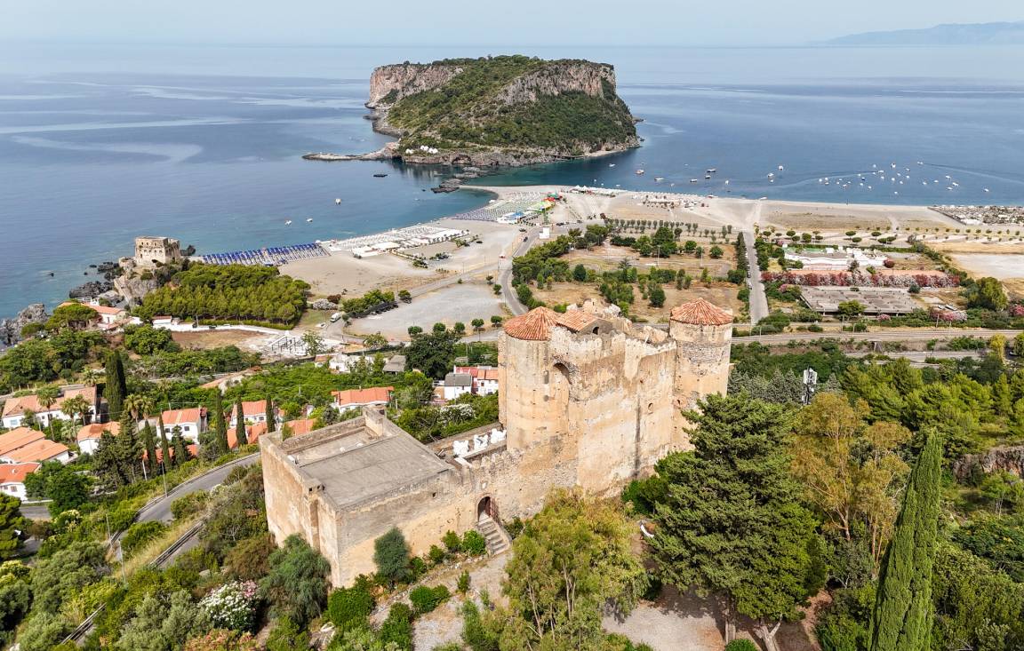 800 M² Maisonette ∙ 5 Camere Da Letto ∙ 10 Ospiti - Praia a Mare