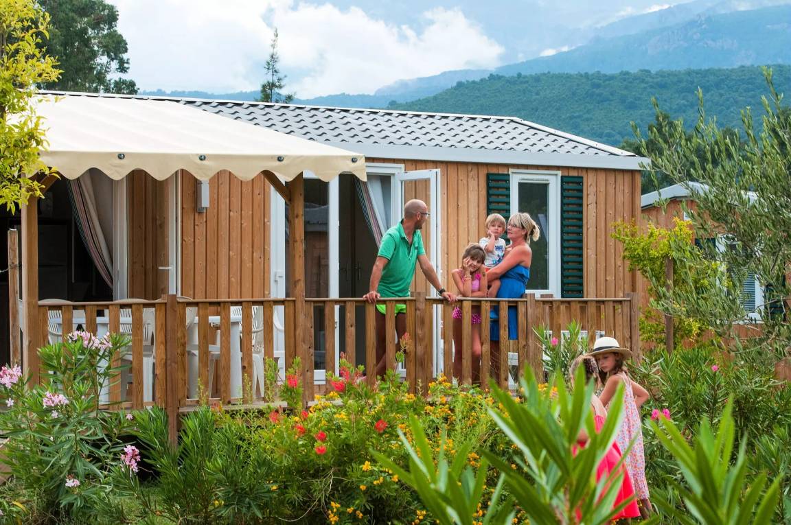 32 M² Caravan ∙ 3 Slaapkamers ∙ 6 Gasten - Corsica