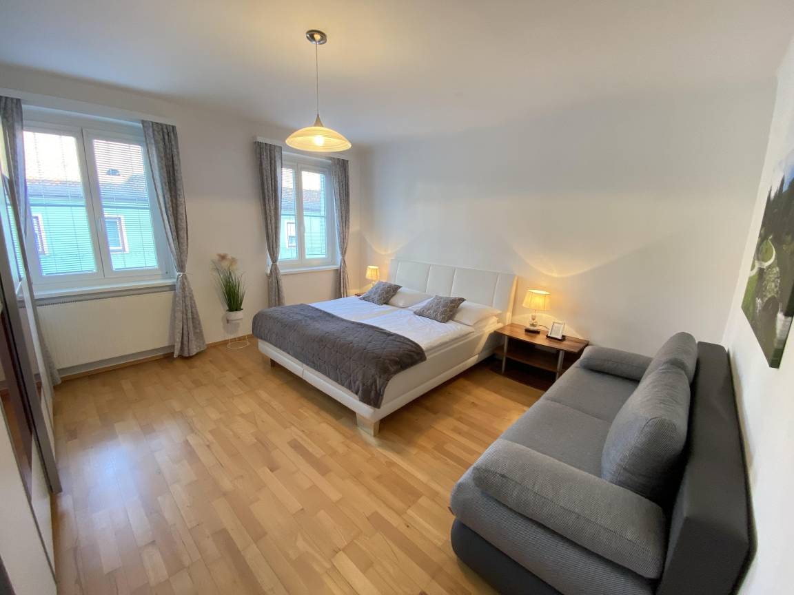 80 M² Ferienwohnung ∙ 2 Schlafzimmer ∙ 6 Gäste - Bad Gleichenberg