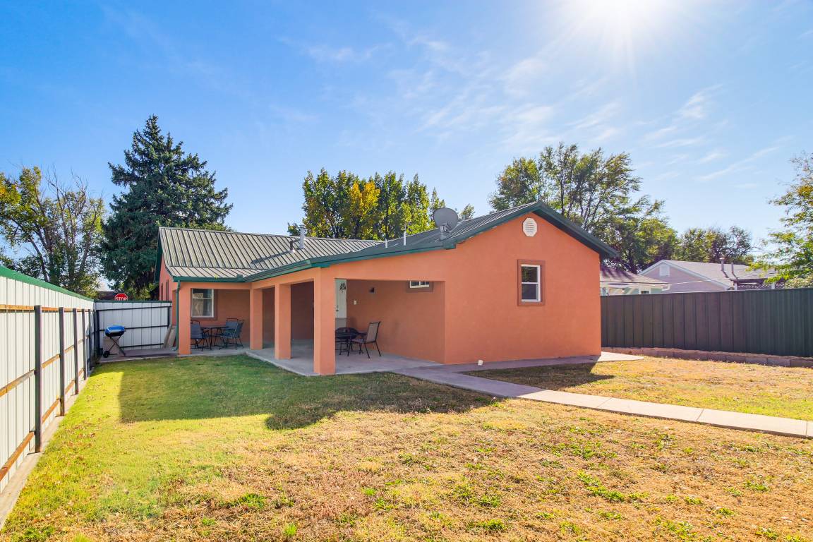 116 M² House ∙ 3 Bedrooms ∙ 6 Guests - Kansas