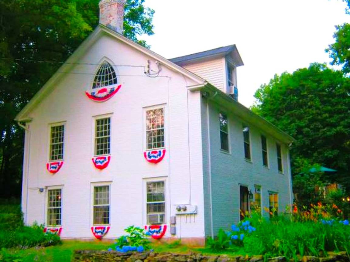 Lodge ∙ 1 Bedroom ∙ 4 Guests - Ashford, CT