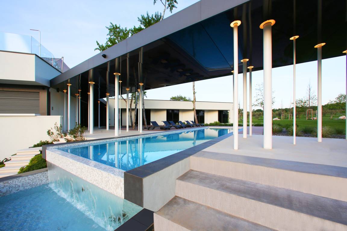 940 M² Villa ∙ 4 Makuuhuonetta ∙ 8 Vierasta - Umago