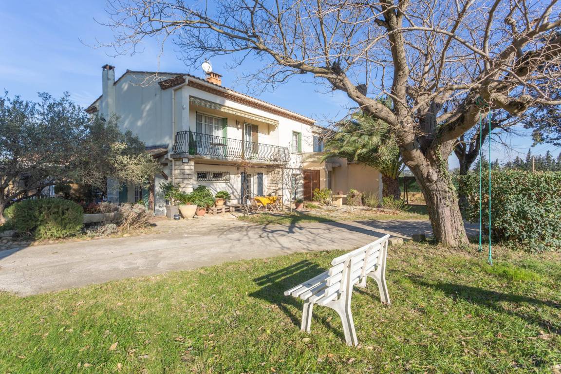140 M² Maison De Vacances ∙ 3 Chambres ∙ 6 Personnes - Pont du Gard