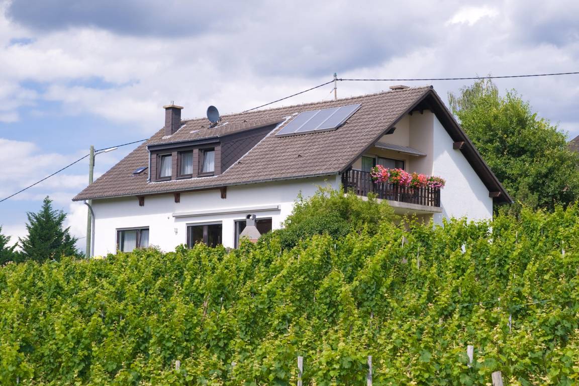 100 M² Ferienwohnung ∙ 2 Schlafzimmer ∙ 4 Gäste - Neumagen-Dhron