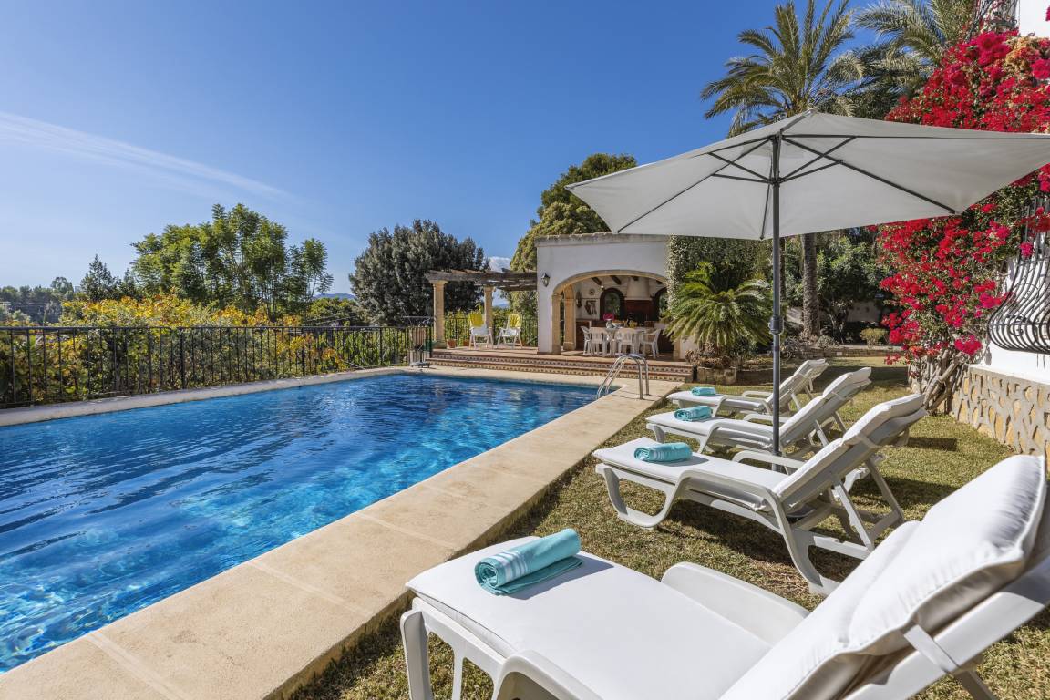 185 M² Villa ∙ 3 Slaapkamers ∙ 6 Gasten - Jávea