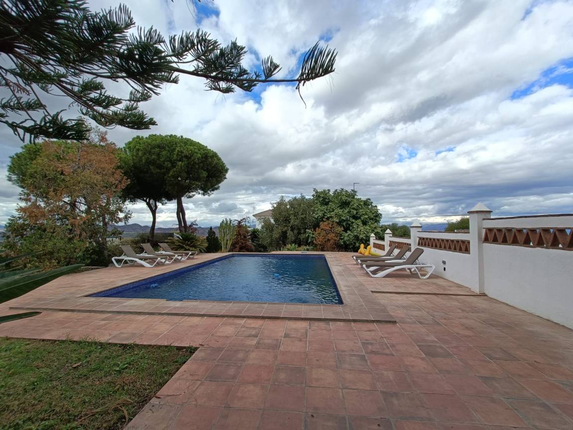 285 M² Villa ∙ 4 Habitaciones ∙ 8 Huéspedes - Alhaurín de la Torre