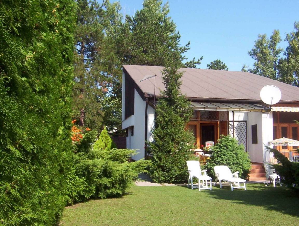 56 M² Ferienhaus ∙ 2 Schlafzimmer ∙ 4 Gäste - Siófok