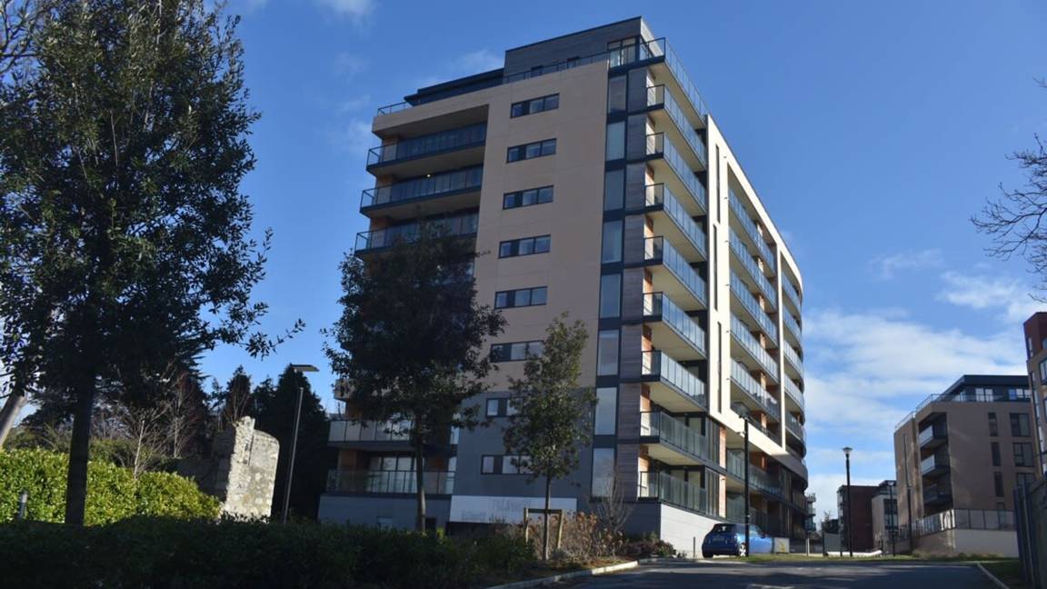 Apartment ∙ 2 Bedrooms ∙ 4 Guests - Dún Laoghaire
