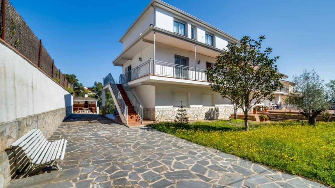 750 M² Apartment ∙ 10 Bedrooms ∙ 20 Guests - Pineda de Mar