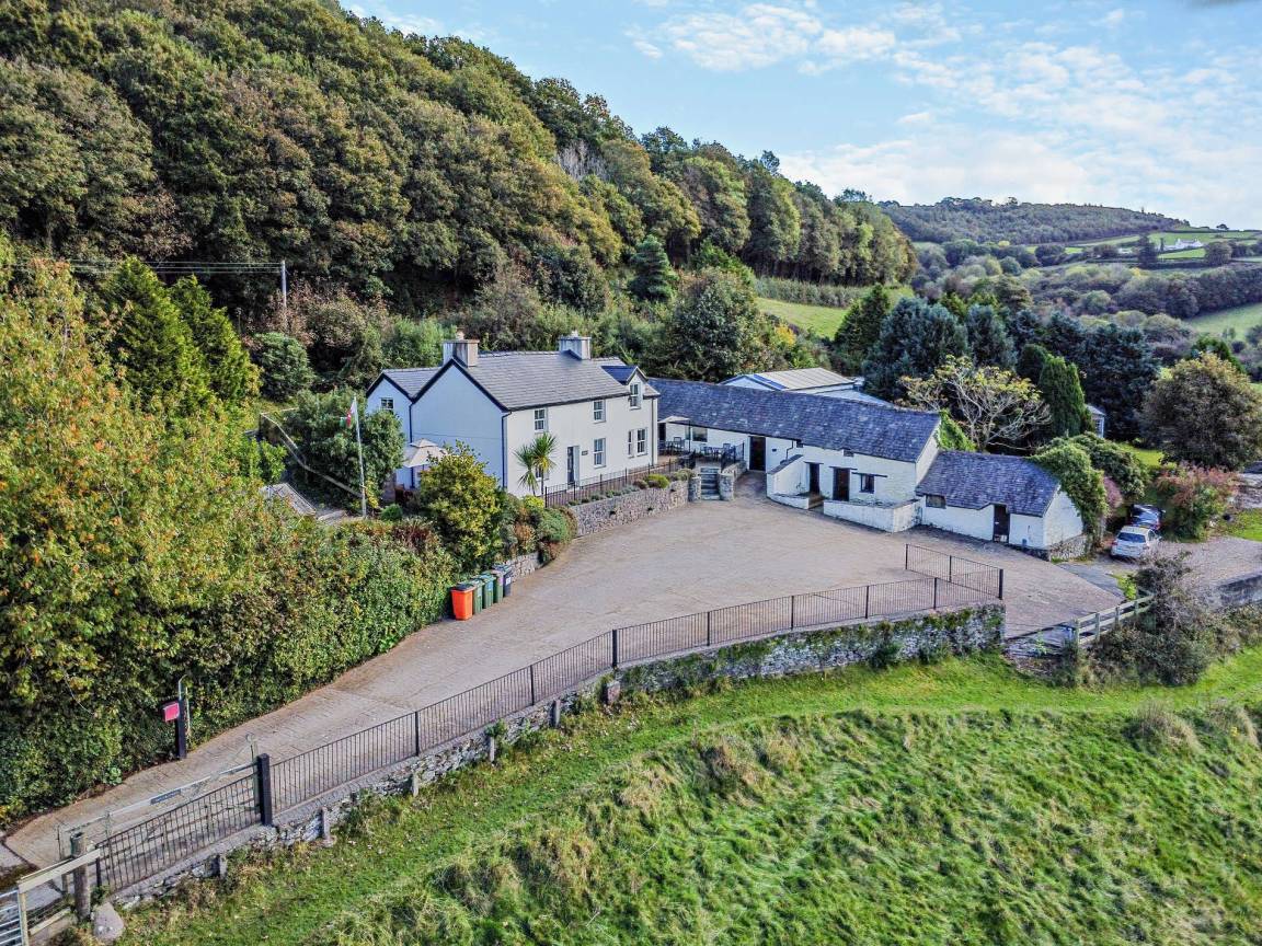 Cottage ∙ 5 Bedrooms ∙ 10 Guests - Conwy