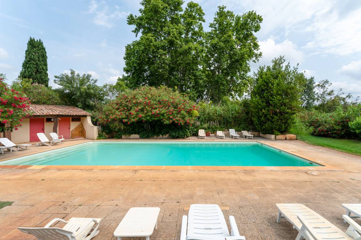 100 M² Maison De Vacances ∙ 4 Chambres ∙ 10 Personnes - Beaucaire