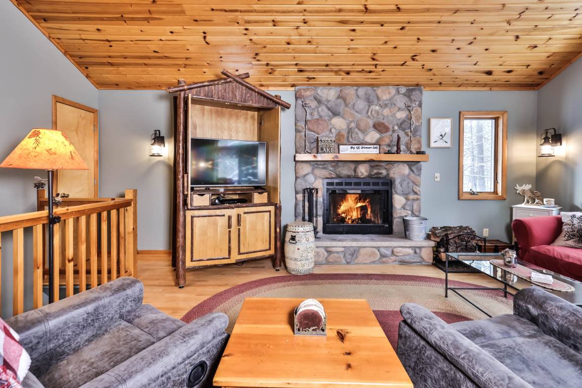 House ∙ 4 Bedrooms ∙ 14 Guests - St. Germain, WI