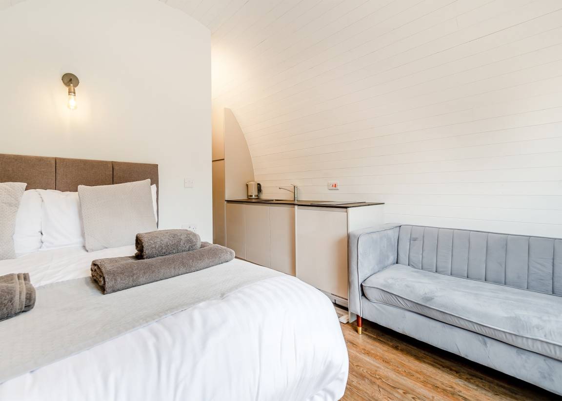 Chalet ∙ 2 Bedrooms ∙ 4 Guests - Scarborough