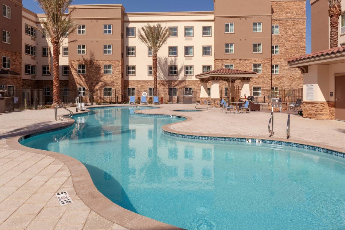 Hotel ∙ 1 Habitación ∙ 2 Huéspedes - Gilbert, AZ