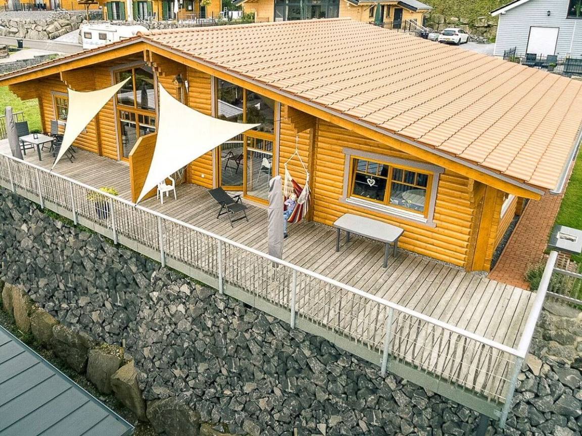 80 M² Huis ∙ 2 Slaapkamers ∙ 4 Gasten - Mayen