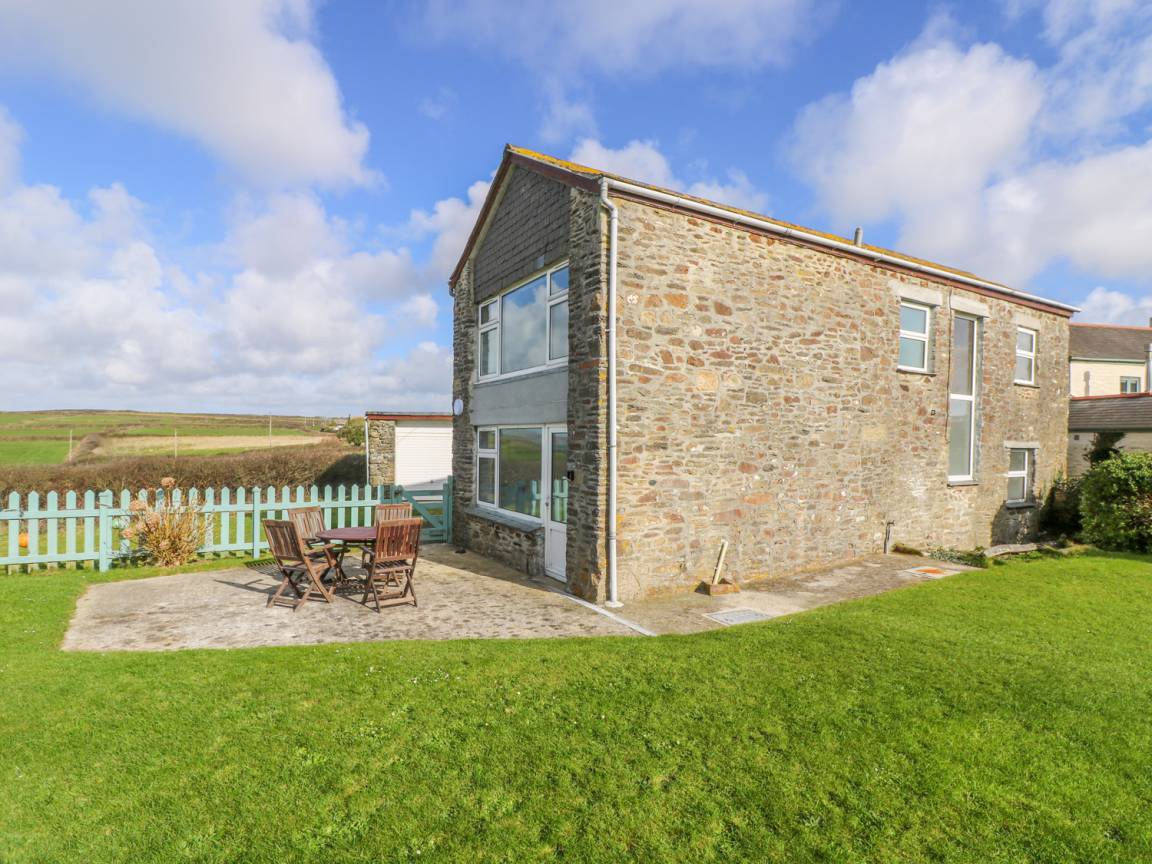 Cottage ∙ 2 Bedrooms ∙ 4 Guests - Poldhu Cove