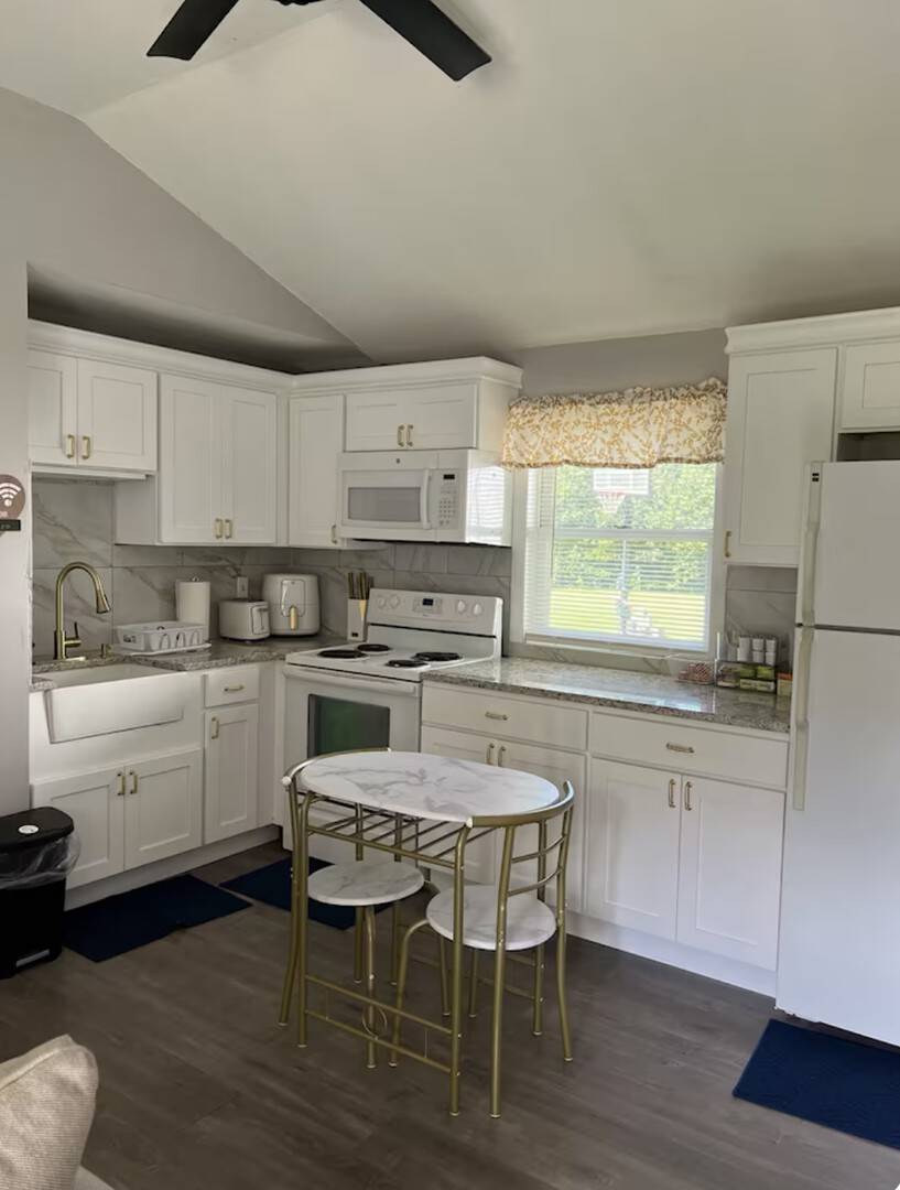 56 M² Apartment ∙ 1 Bedroom ∙ 2 Guests - Waterbury, CT