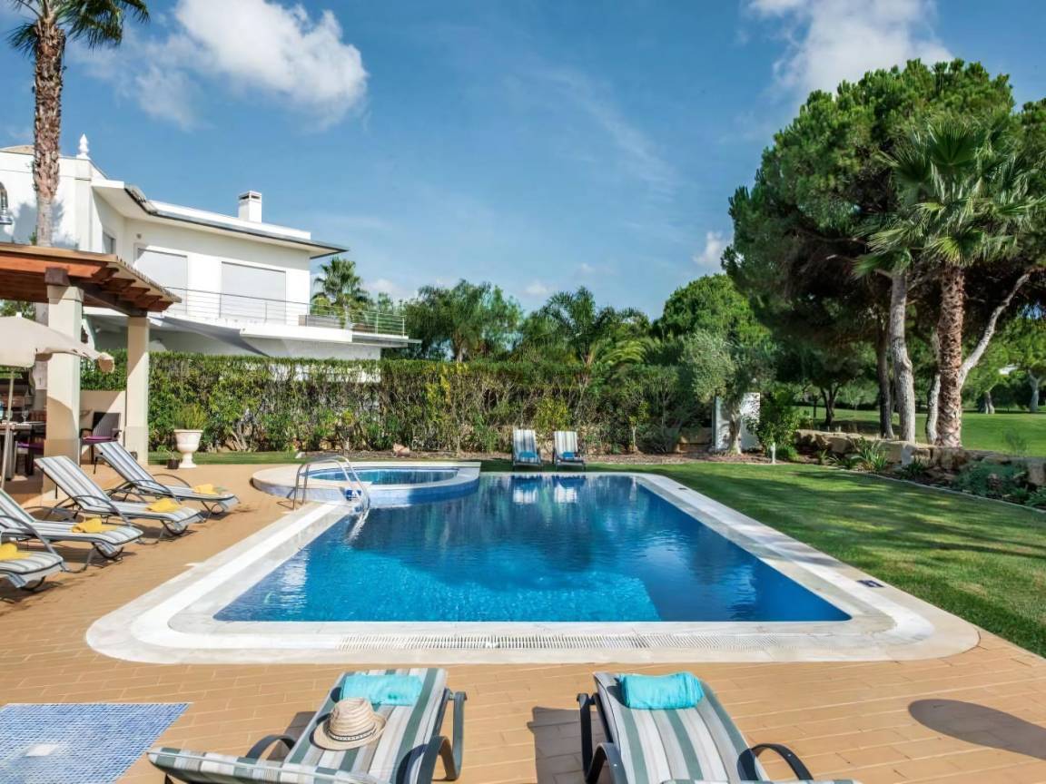 250 M² Villa ∙ 4 Bedrooms ∙ 8 Guests - Vilamoura