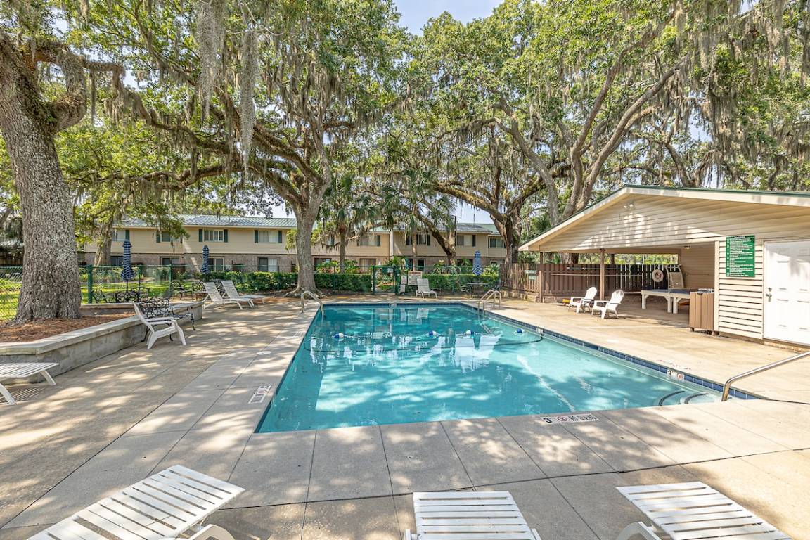 Apartment ∙ 2 Bedrooms ∙ 5 Guests - Brunswick, GA