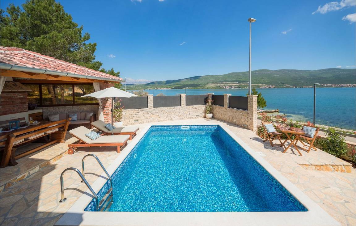 130 M² Ferienhaus ∙ 3 Schlafzimmer ∙ 8 Gäste - Obrovac