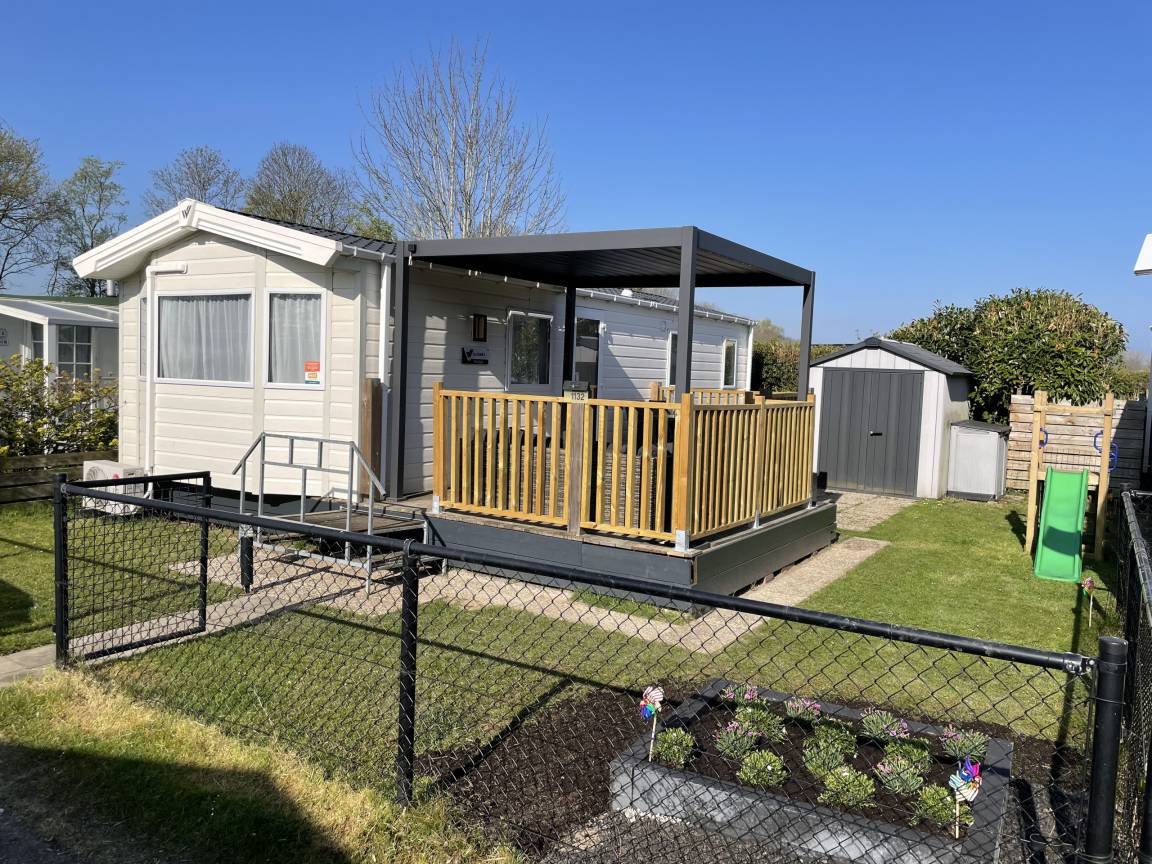 35 M² Chalet ∙ 2 Bedrooms ∙ 4 Guests - Zeeland