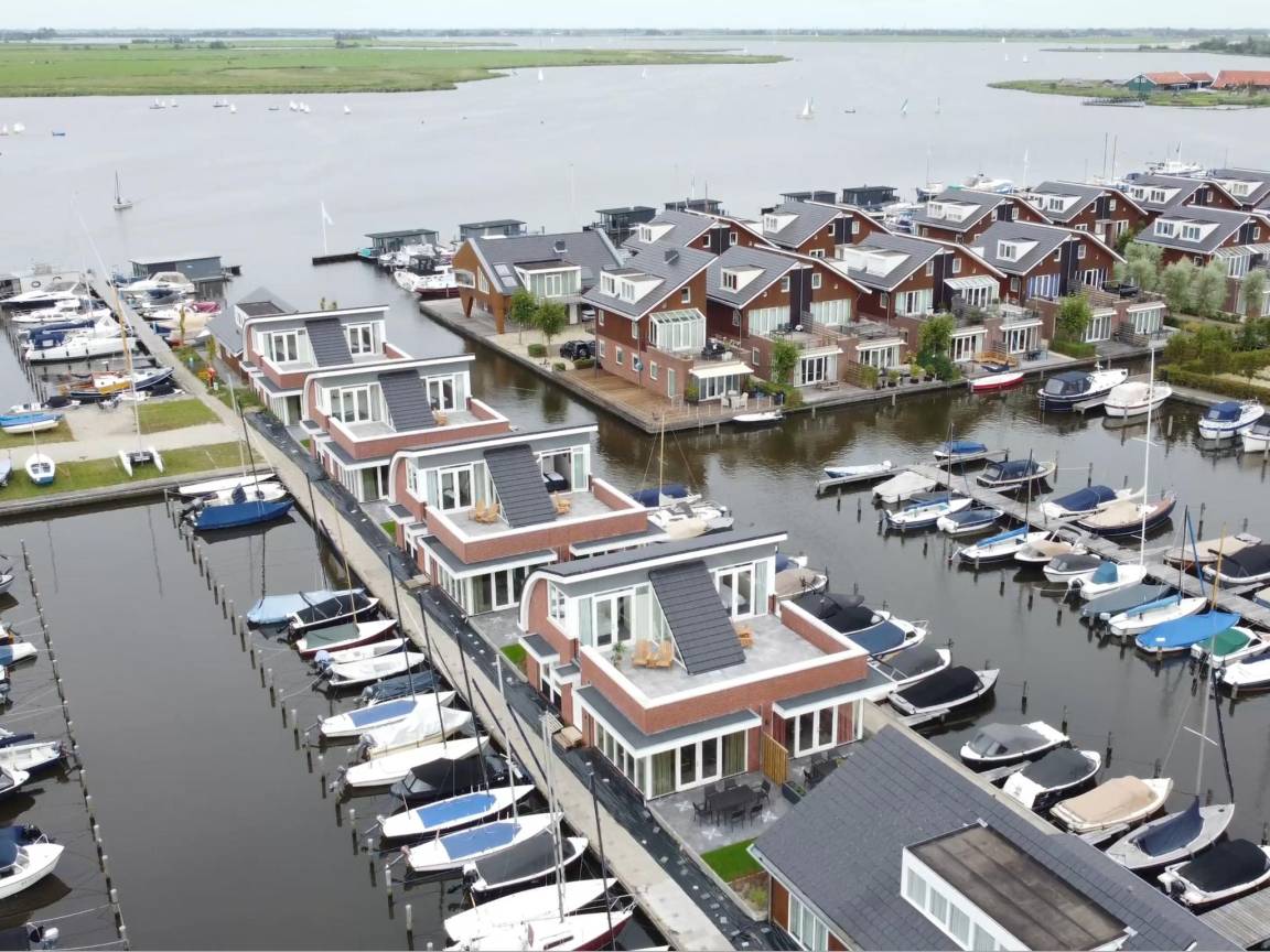 90 M² Appartement ∙ 3 Slaapkamers ∙ 6 Gasten - Castricum