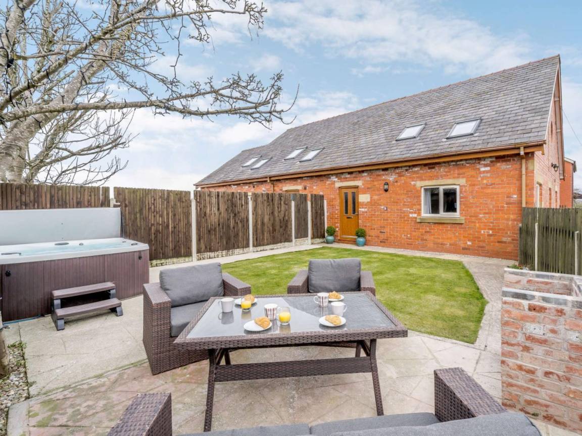 Cottage ∙ 3 Bedrooms ∙ 6 Guests - Poulton-le-Fylde