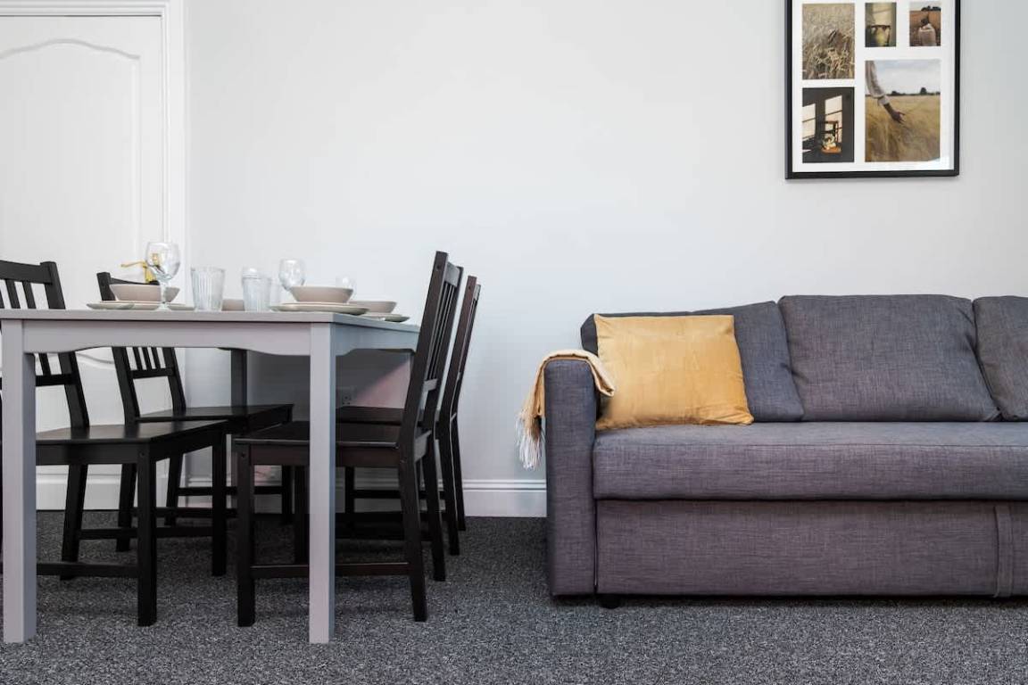 83 M² Apartment ∙ 3 Bedrooms ∙ 6 Guests - Falkirk