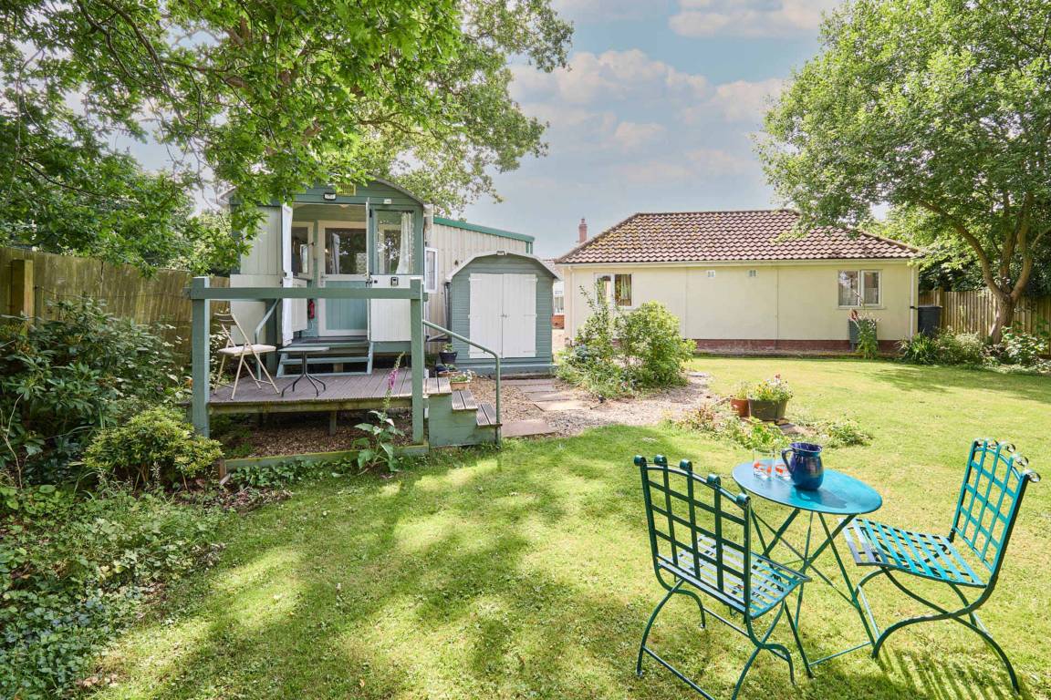 House ∙ 1 Bedroom ∙ 2 Guests - Holt