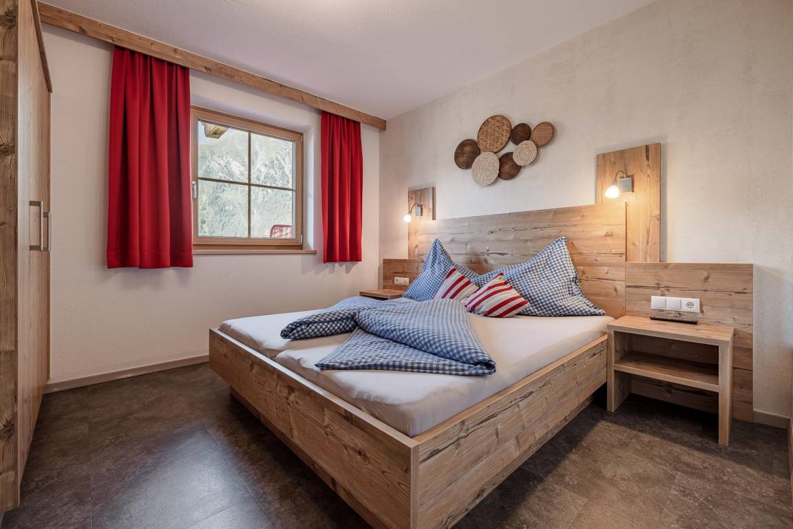 70 M² Apartment ∙ 2 Bedrooms ∙ 5 Guests - Längenfeld