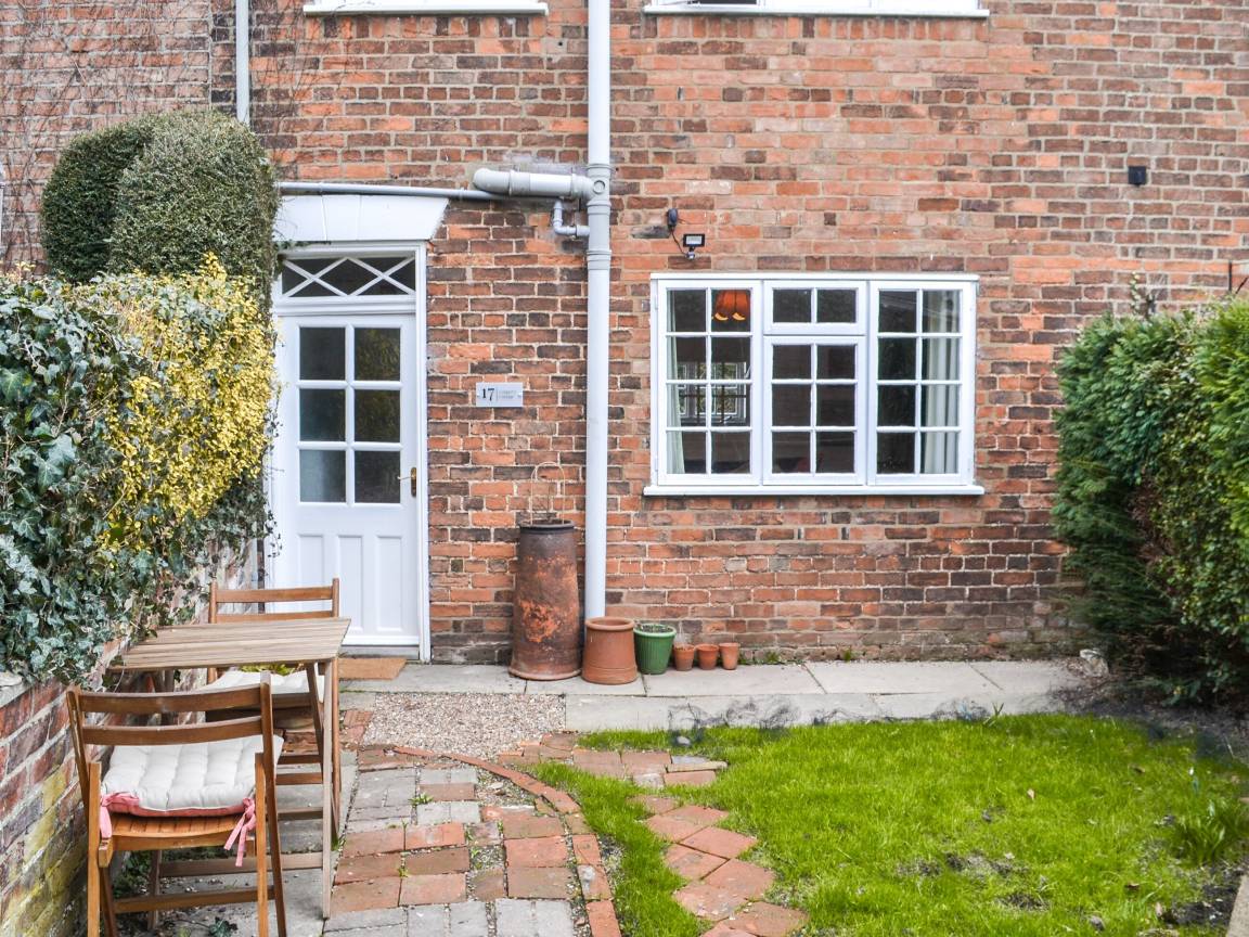 Cottage ∙ 2 Bedrooms ∙ 3 Guests - Louth